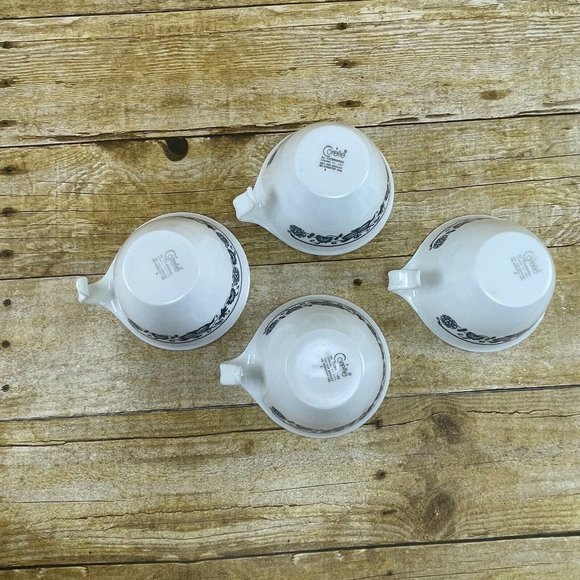 Corelle | Dining | 4 Vintage Corelle Old Town Blue Onion Hook Handle ...